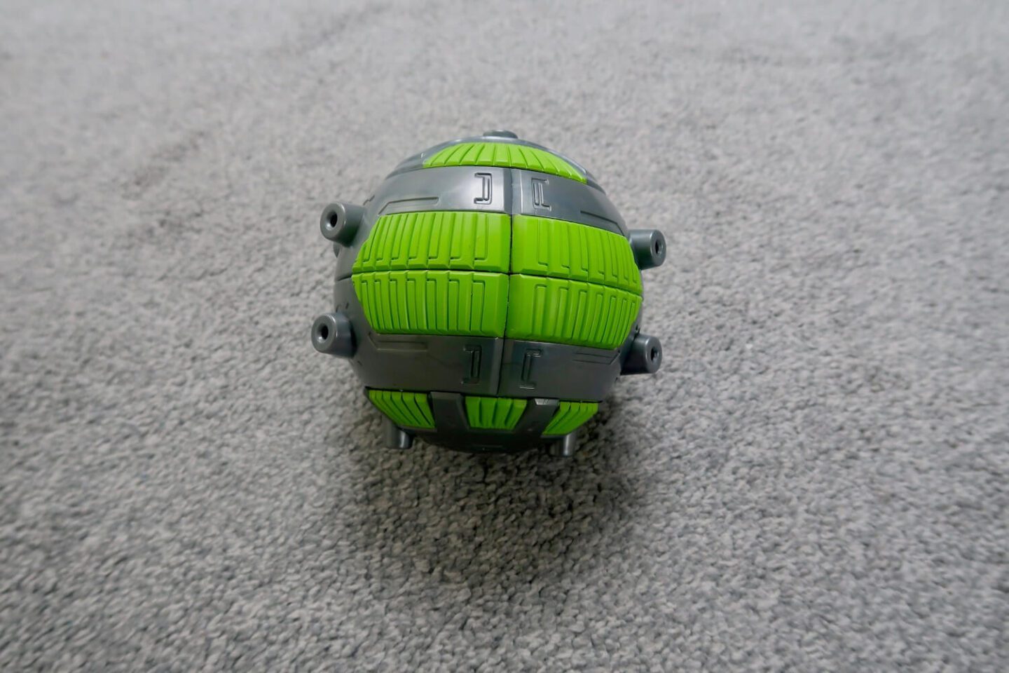 Gigabots Energy Cores Fragbot Transforming Robot Review - OddHogg